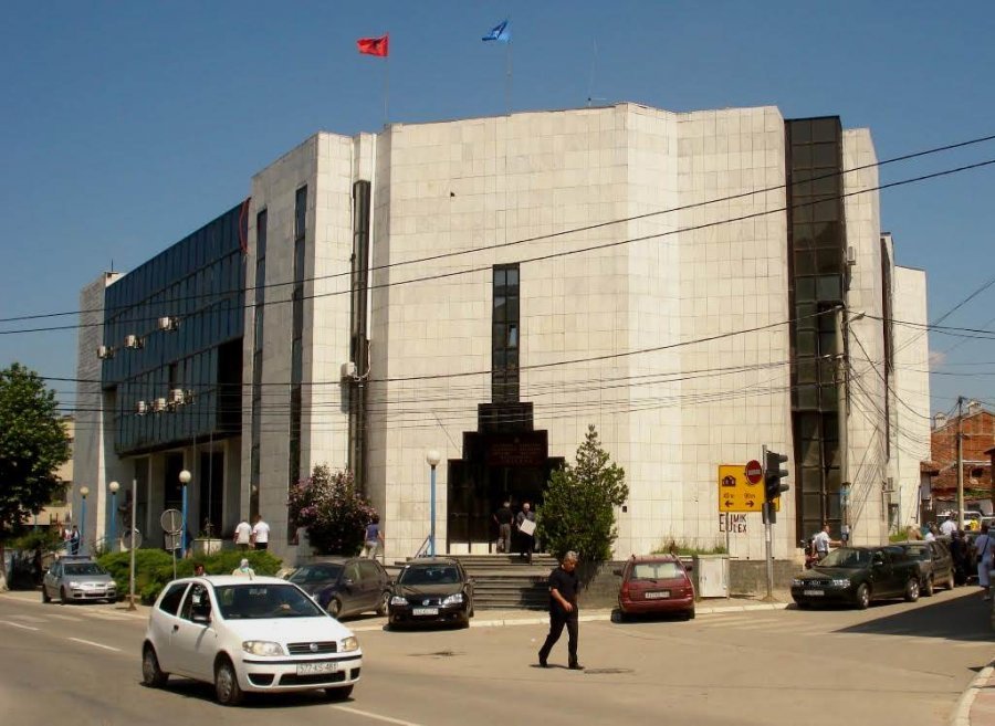 Dekoratat për 75 dëshmorët e Prizrenit mbeten peng – Ekonomia Online