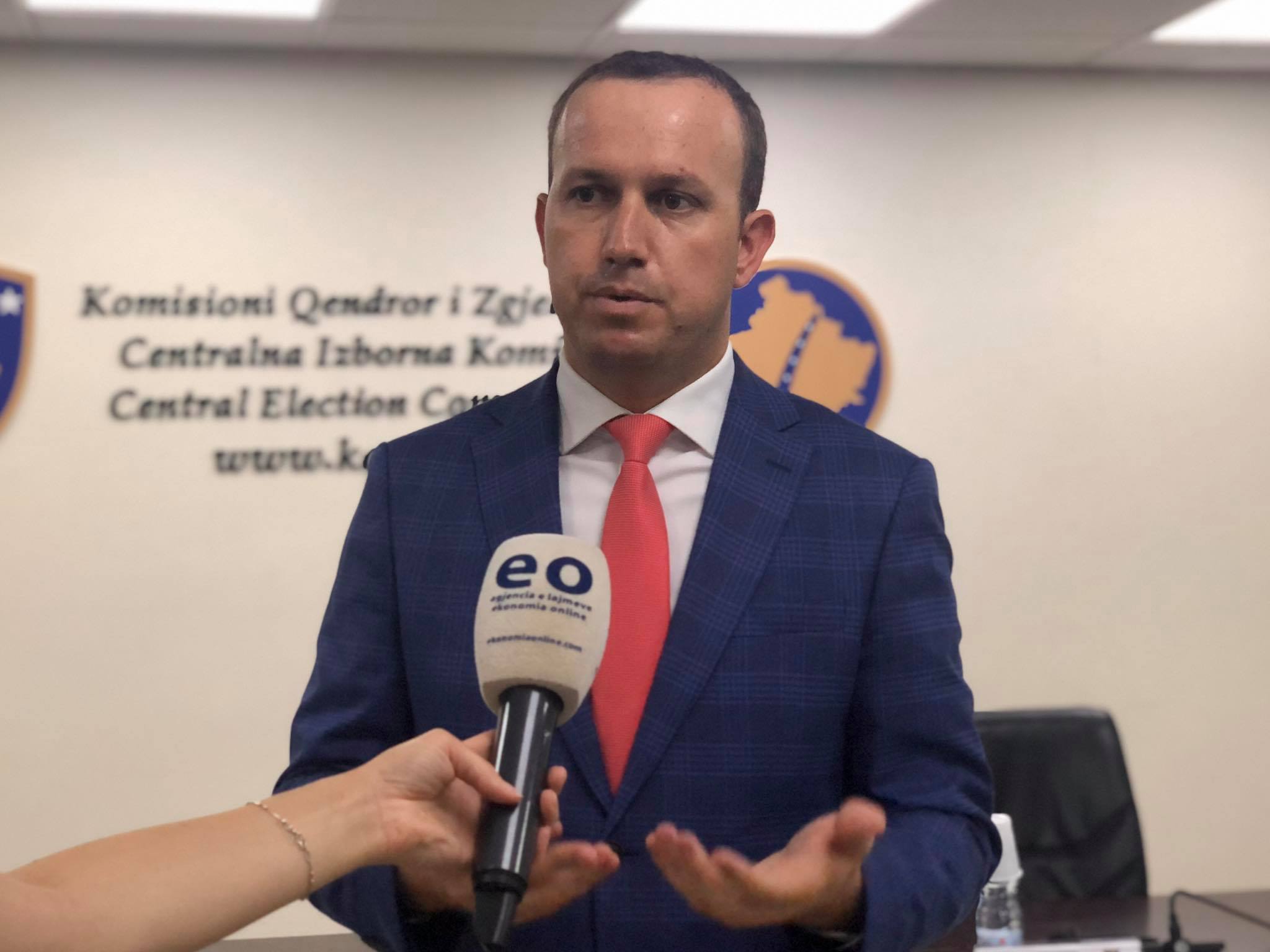 Elezi: Edhe 5 ditë afat, vetëm 19 subjekte aplikuan deri më tani ...