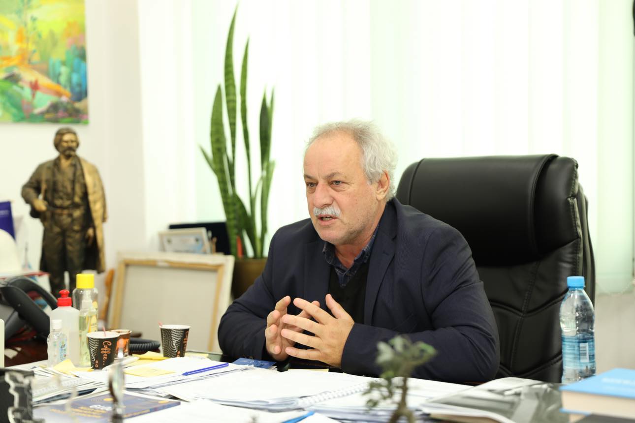 Kryetari i Fushë-Kosovës gjobitet me 4 mijë euro – Ekonomia Online