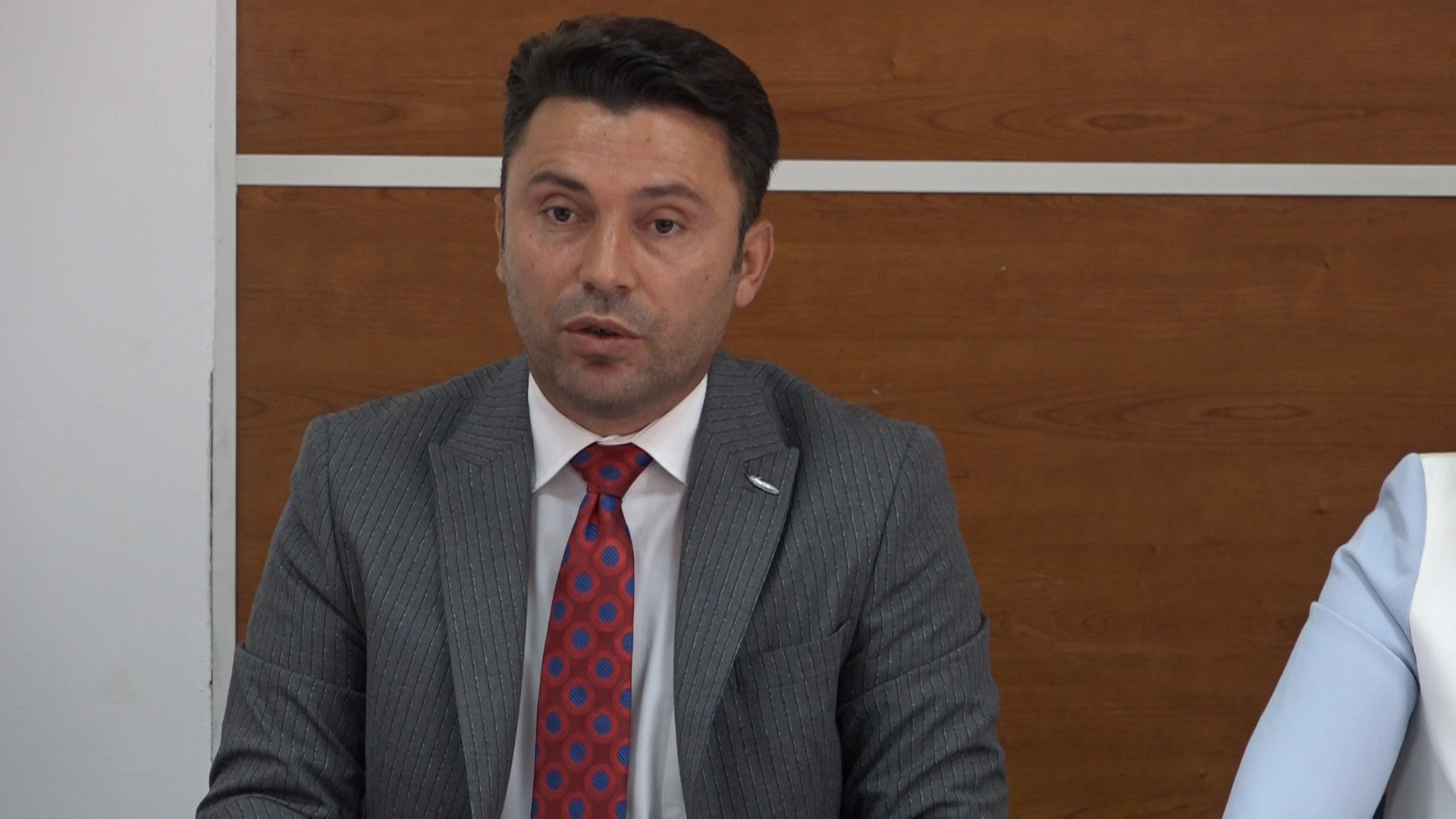 Sondazhi i fundit e nxjerrë VV-në me 49.5 % të votave – pa ato të ...