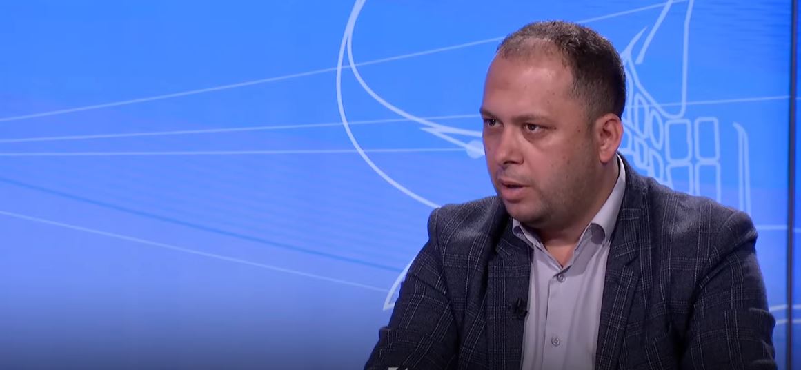 Mujaj: E ekzagjeruar pjesëmarrja e ministrave te vila e Radoiçiqit ...