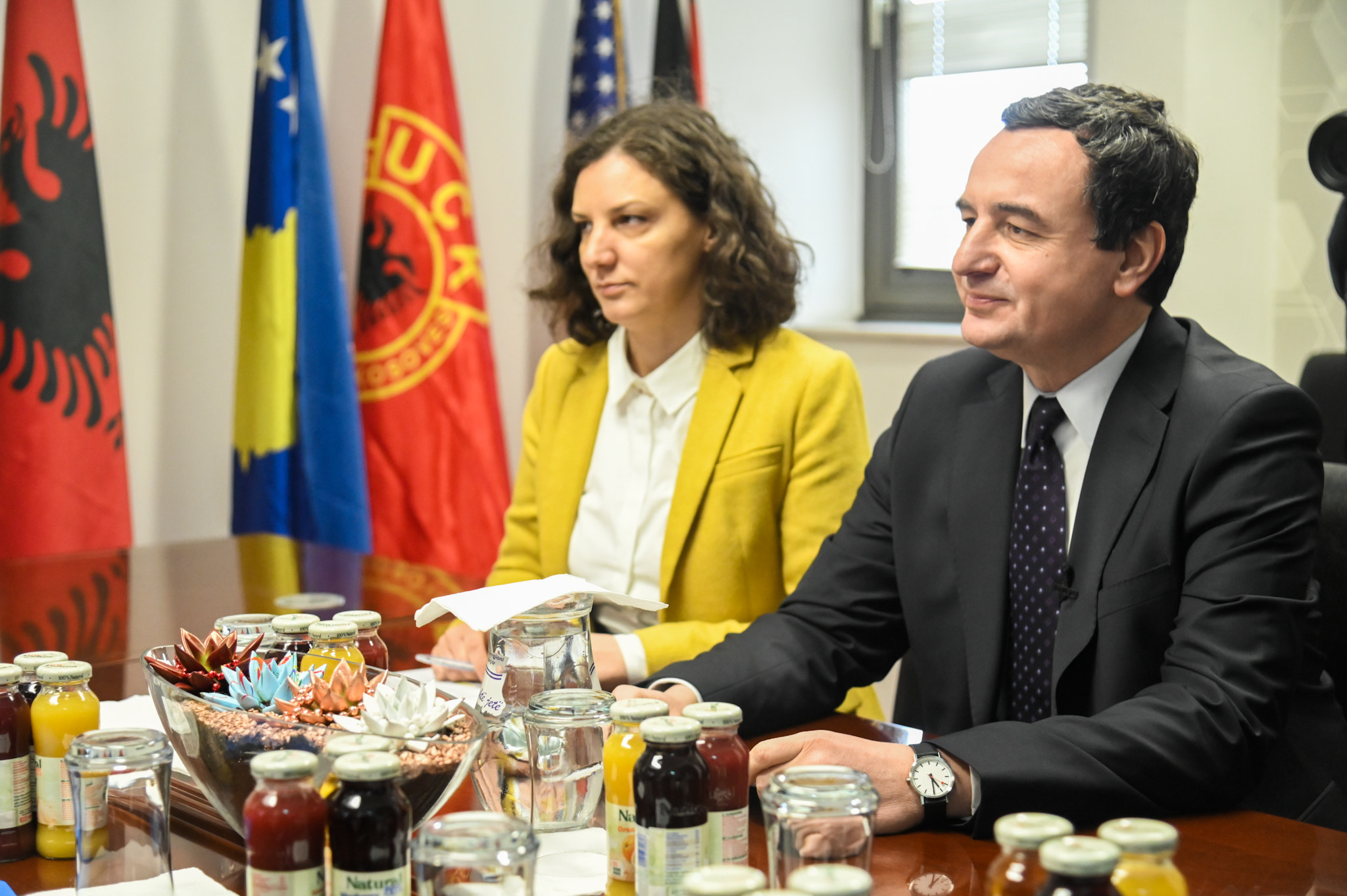 Kurti dhe Rizvanolli vizituan sot KRU “Hidroregjioni Jugor” në Prizren ...