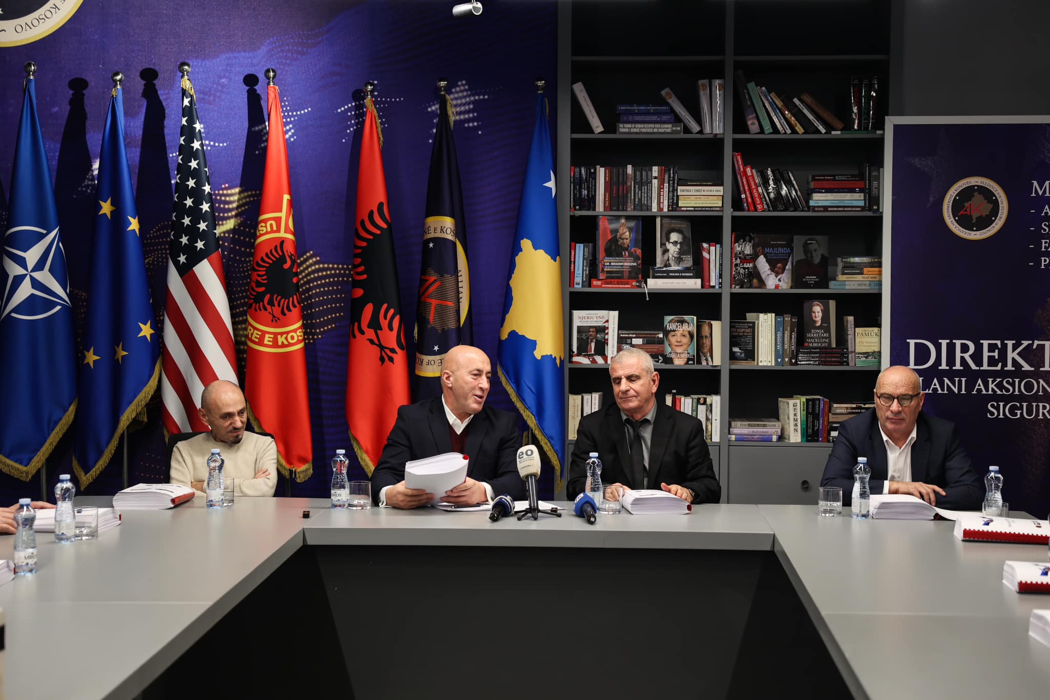 AAK-ja prezanton programin e tyre Shoqatës së të Verbërve, i shtypur në ...