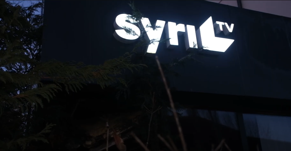Televizioni lokal i Gjakovës “Syri Tv” raporton se në orët e para të ...