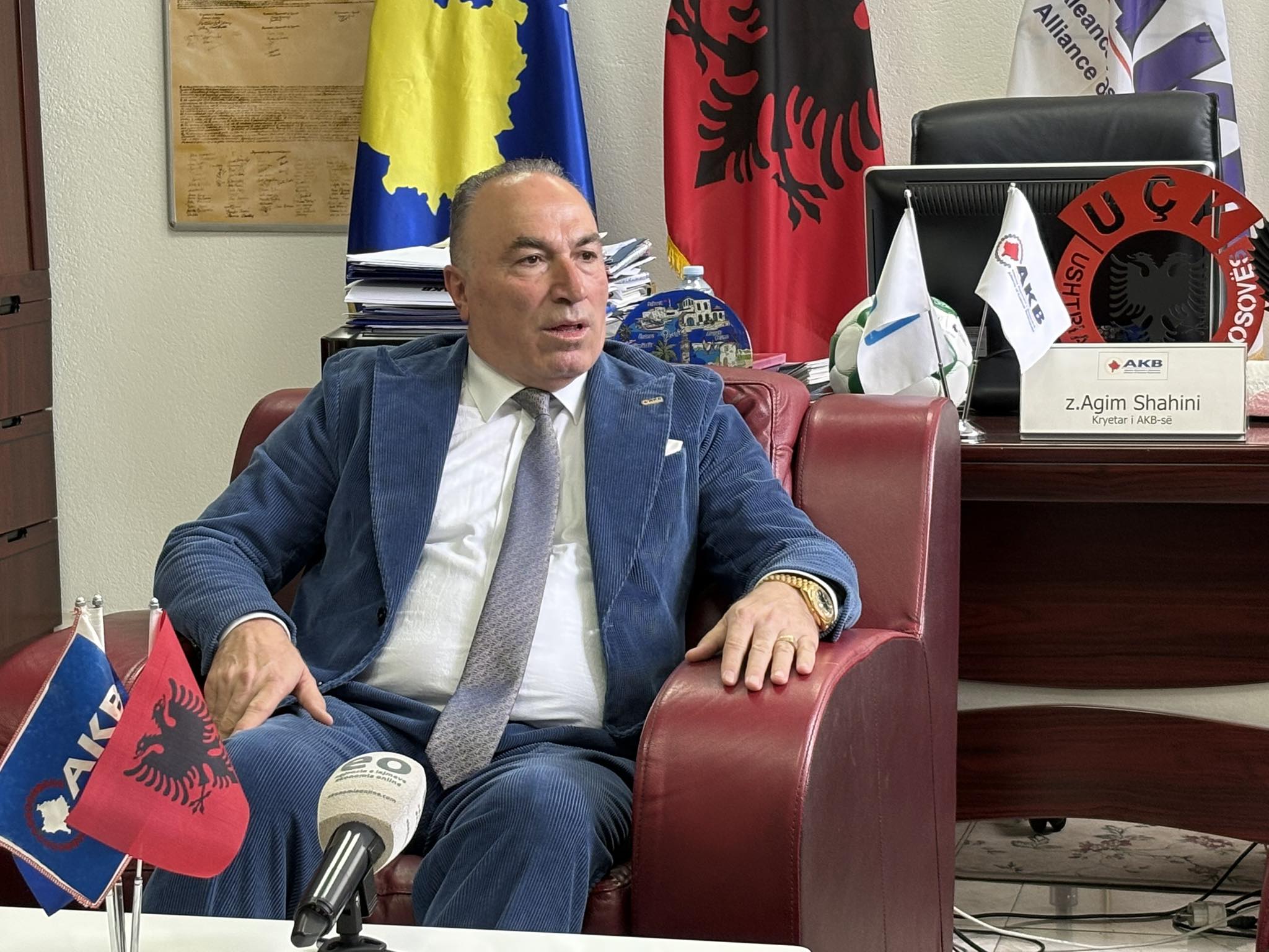 AKB: Kosova të heq taksat për produktet e SHBA-së, miqësia jonë të konvertohet në interes ...