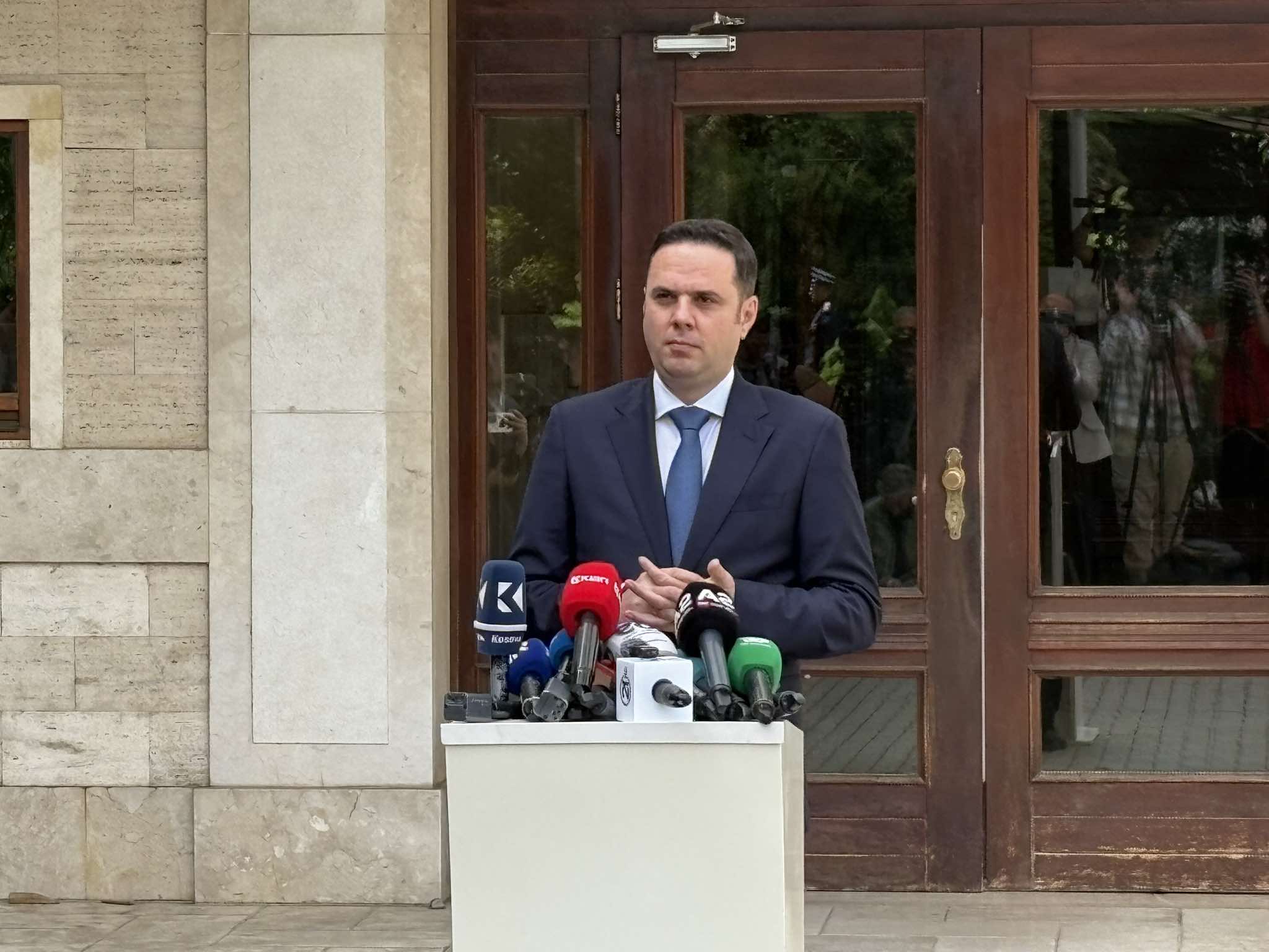 Abdixhiku: Asnjë lëvizje e Kurtit nga dëshirat partiake, ky takim nuk ...