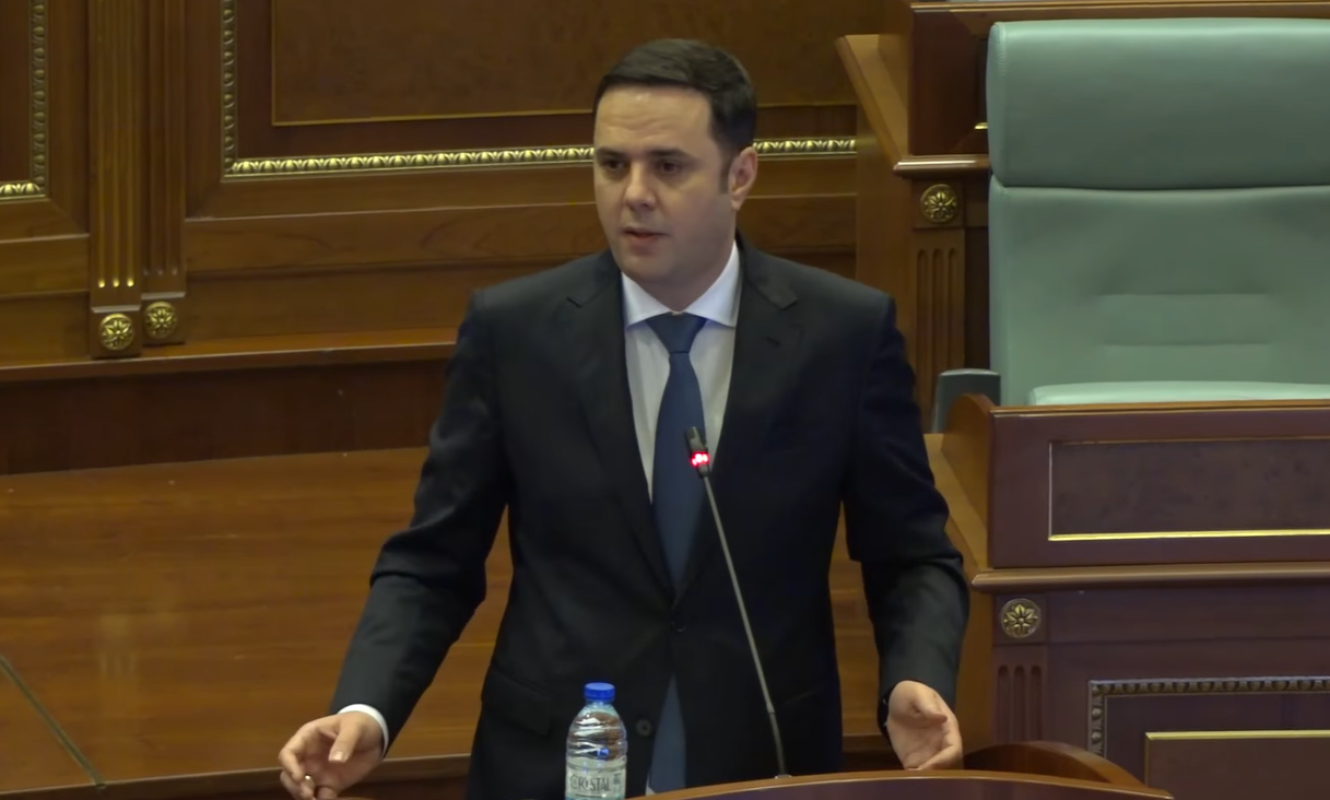 Abdixhiku: Vendi është lodhur nga politikanët që s’respektojnë ligjin, shtetin dhe prokurorët ...