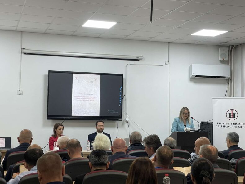 Instituti i Historisë “Ali Hadri” organizoi konferencë shkencore mbi ...